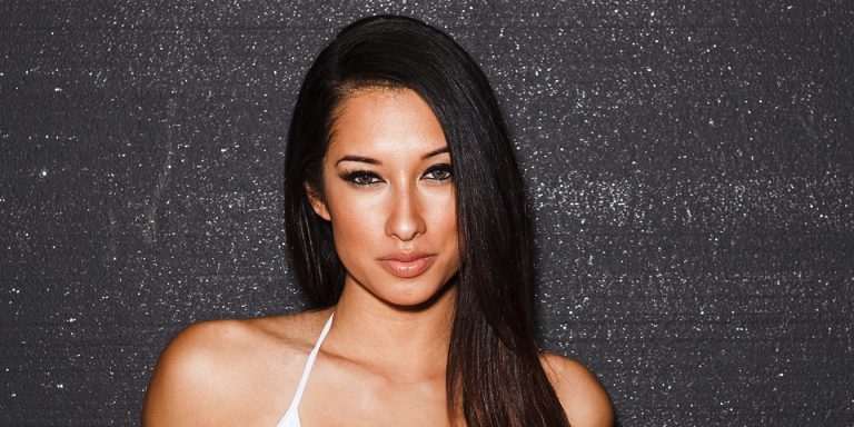 Nikki Blades' Wiki: Boyfriend, Net Worth, Measurements, Age - Net Worth ...