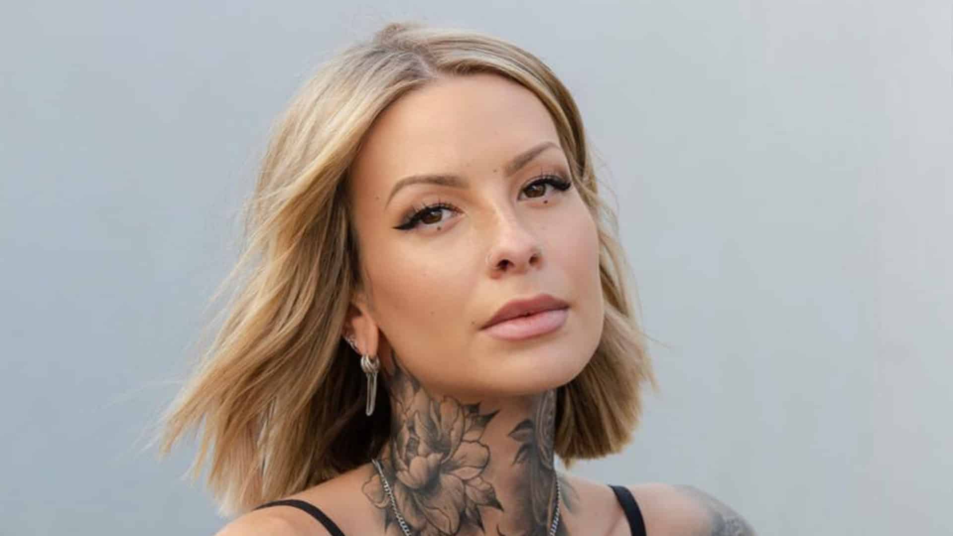 What is Caity Babs Famous for? Her Age, Height, Husband, Salary - Net ...