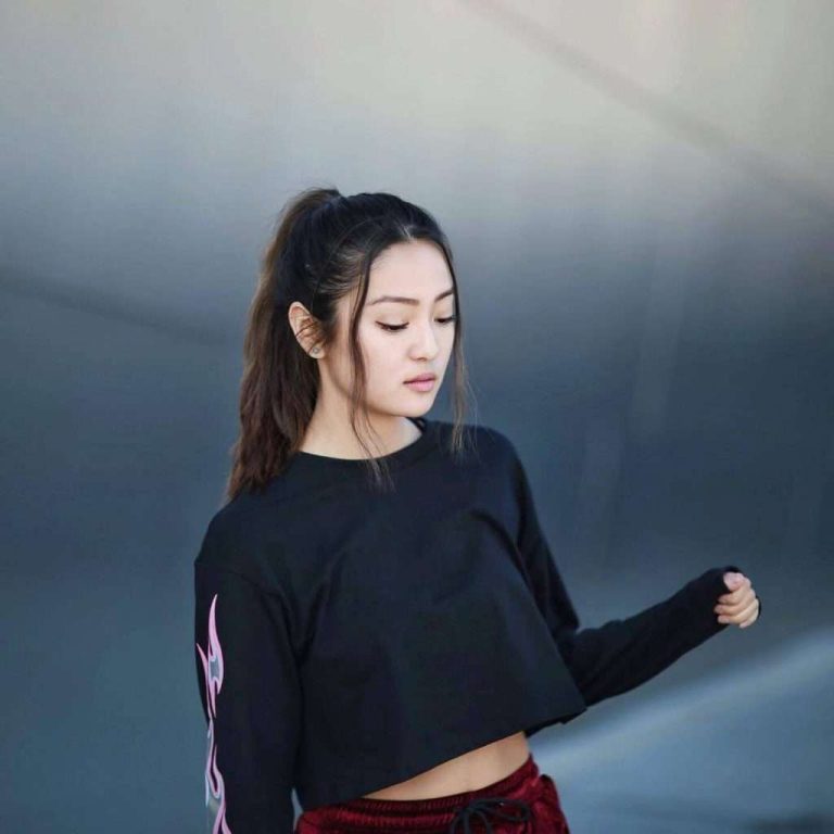 Naked Truth About Chelsea Zhang: Husband, Height, Appearance - Net ...