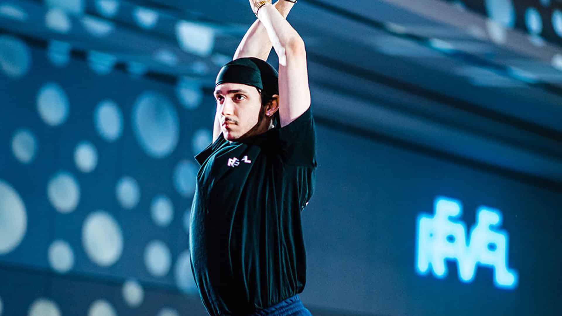 What does Gino Cosculluela do? His Age, Siblings, GF, Net Worth - Net ...