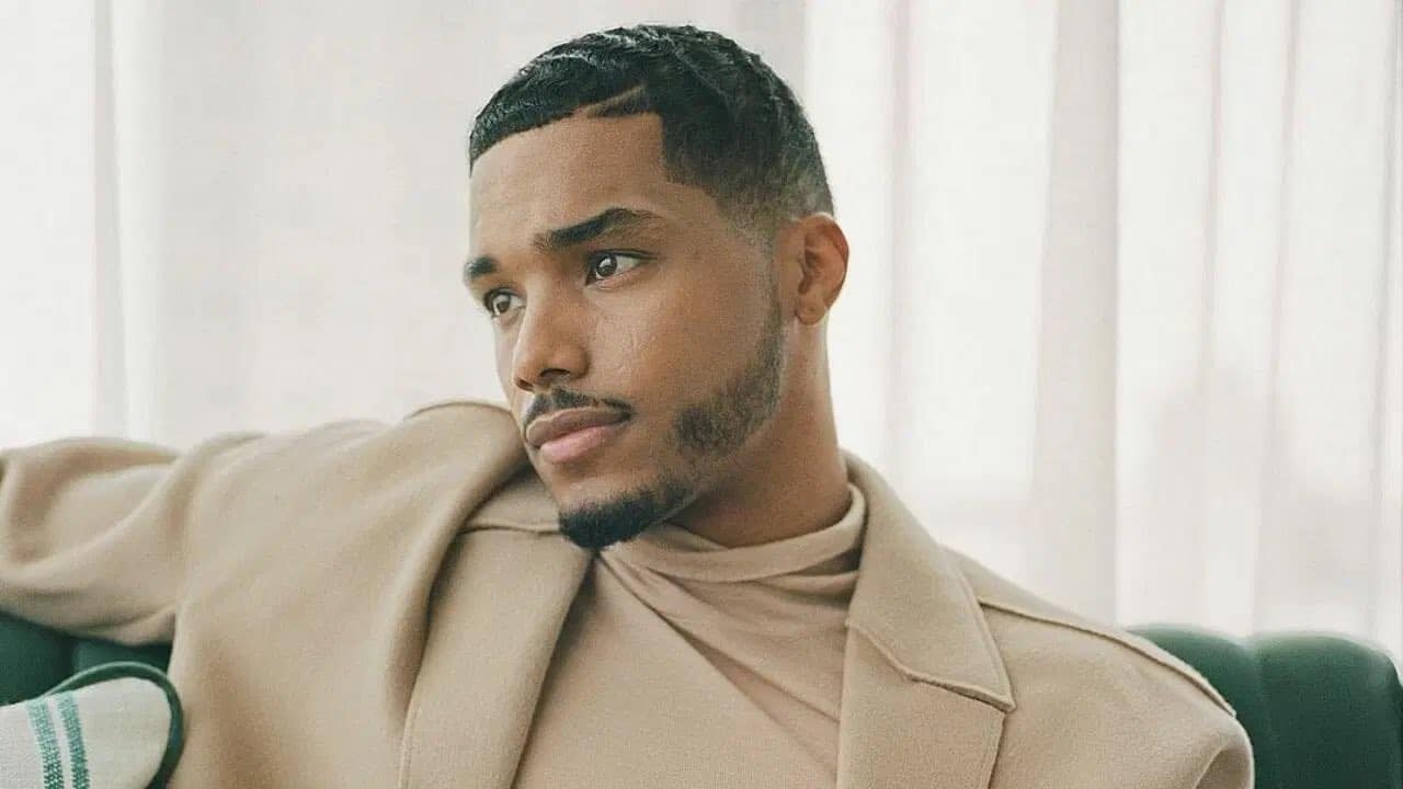 Who is Australian model Emily Feld? Age, Height, Parents, Dating - Net ...