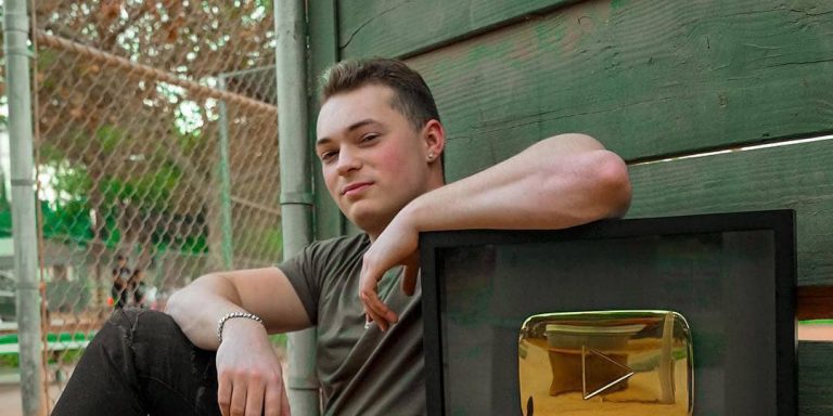 YouTuber Lance Stewart’s Wiki: Girlfriend, Net Worth, Age, Height - Net ...