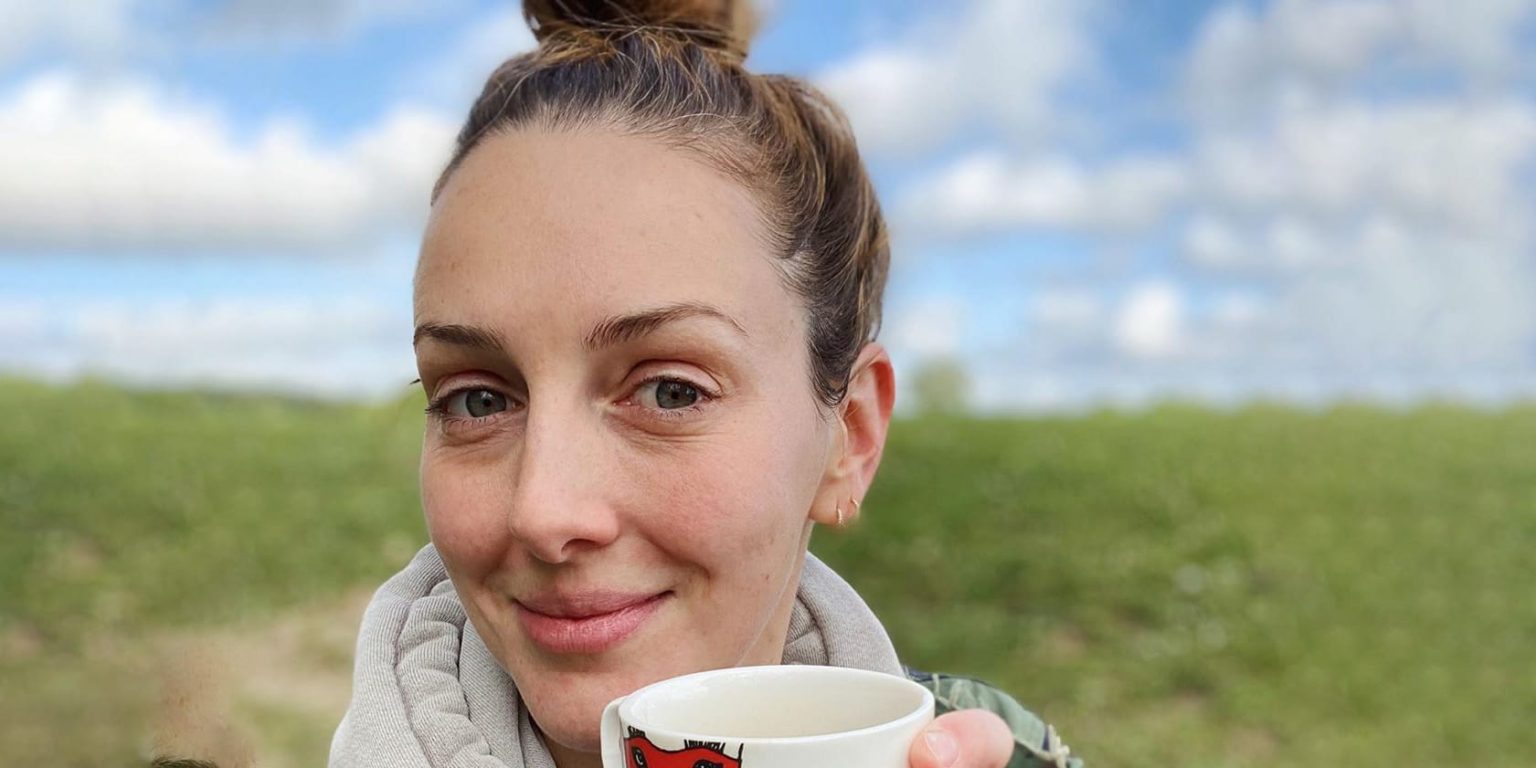 Laura Brand: Sister of Kirsty Gallacher and Russell Brand's wife - Net ...