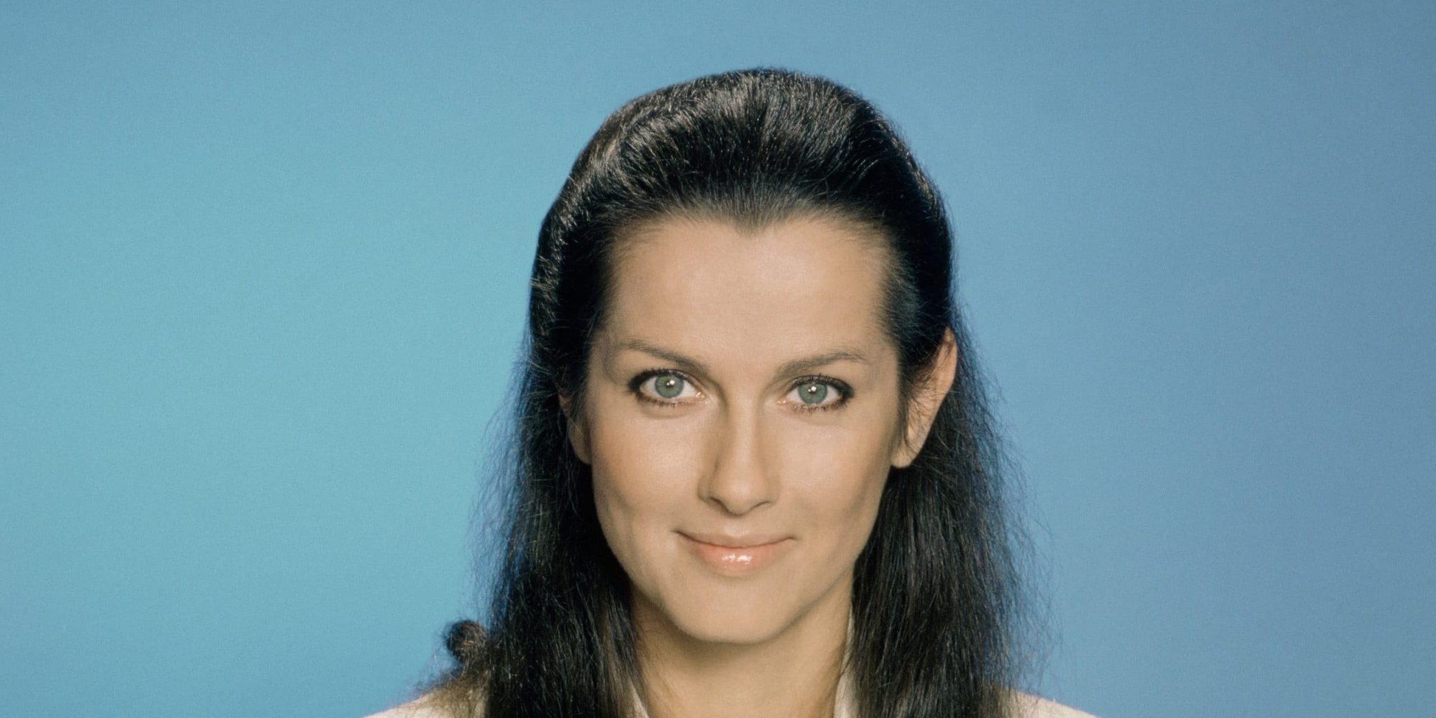 What happened to Veronica Hamel? What is she doing today? - Net Worth Post