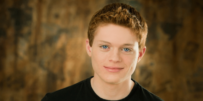Who is Sean Berdy from Netflix's The Society? Deaf, Girlfriend, Bio ...