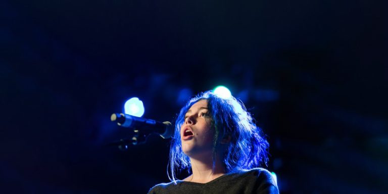 The Untold Truth About Dave Grohl's Daughter, Violet Maye Grohl - Net ...