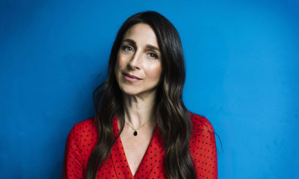 Marin Hinkle's Biography: Net Worth, Height, Husband, Children - Net Worth Post