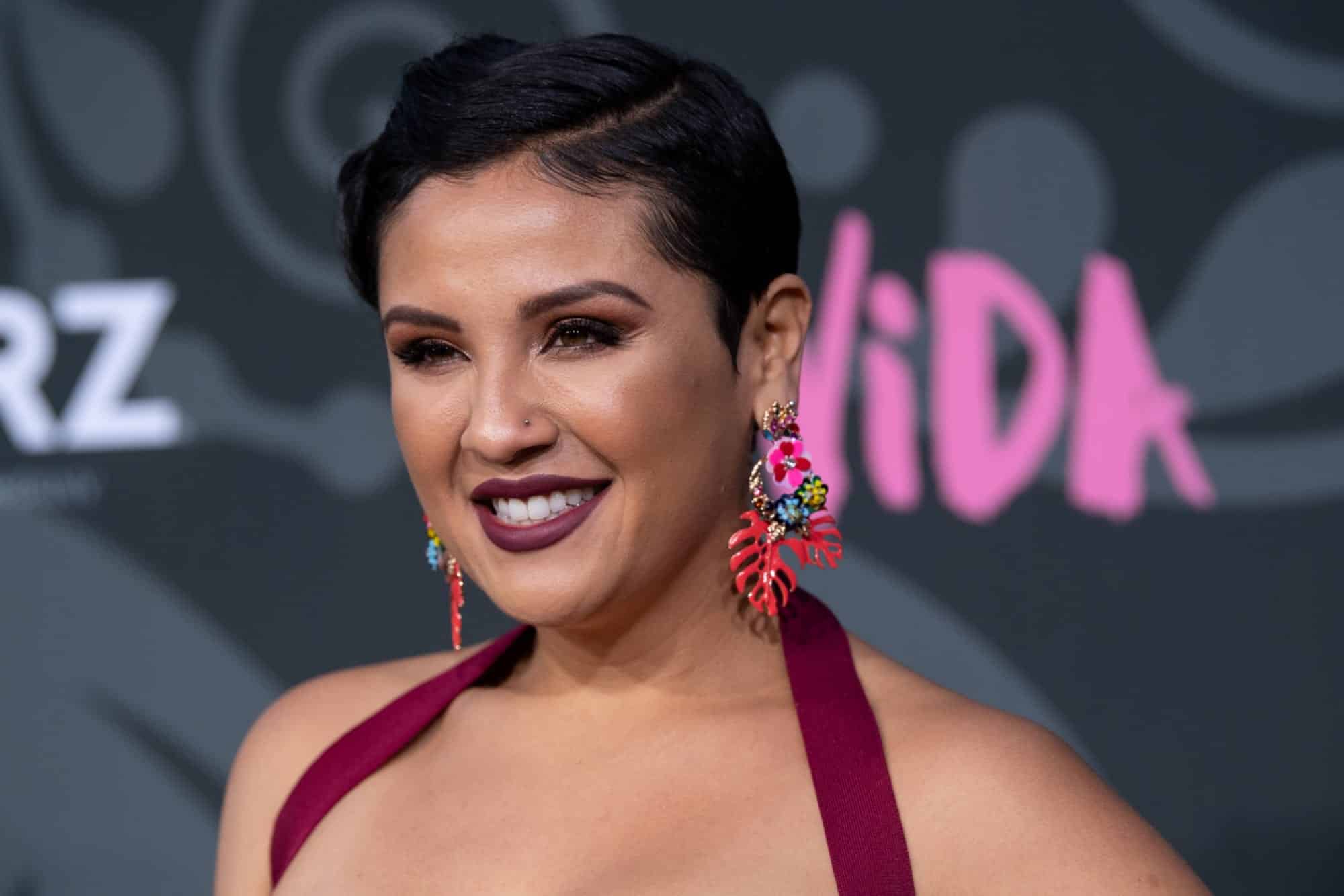 Annie Gonzalez Biography: Age, Height, Husband, Net Worth, Kids - Net ...