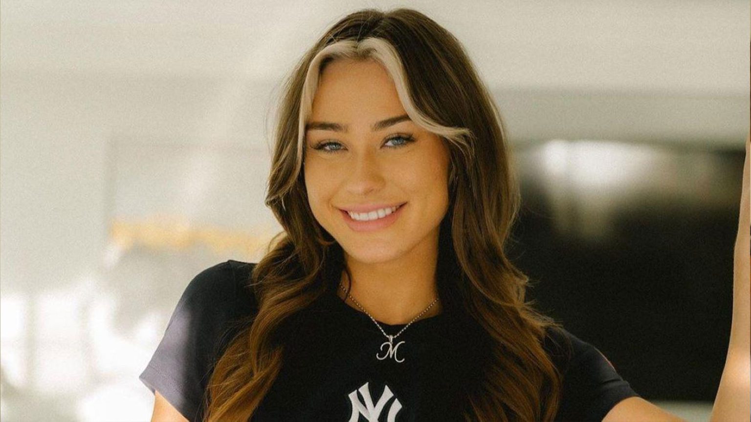 Fashion Model McKinley Richardson: What Is She Doing Now? - Net Worth Post