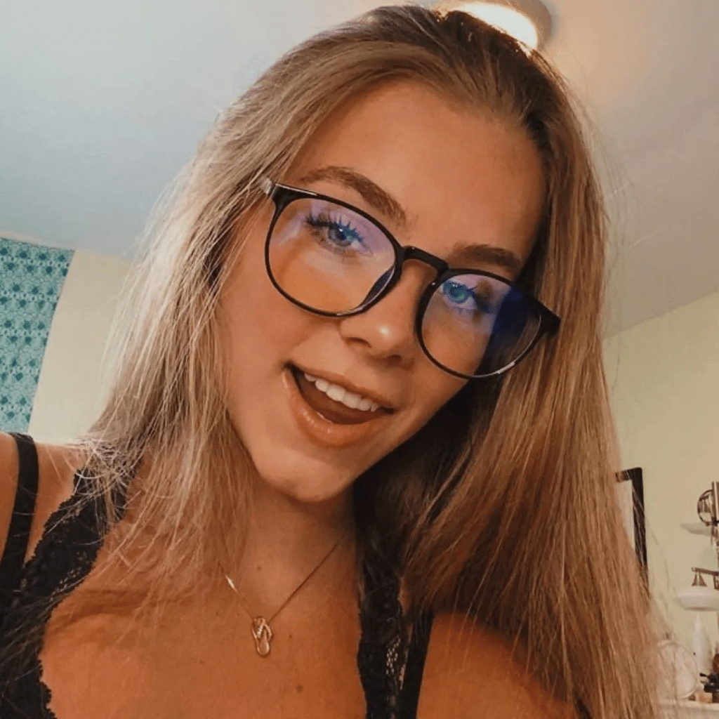 Anna Shumate Wiki: Age, Height, Boyfriend, Net Worth, Parents - Net ...